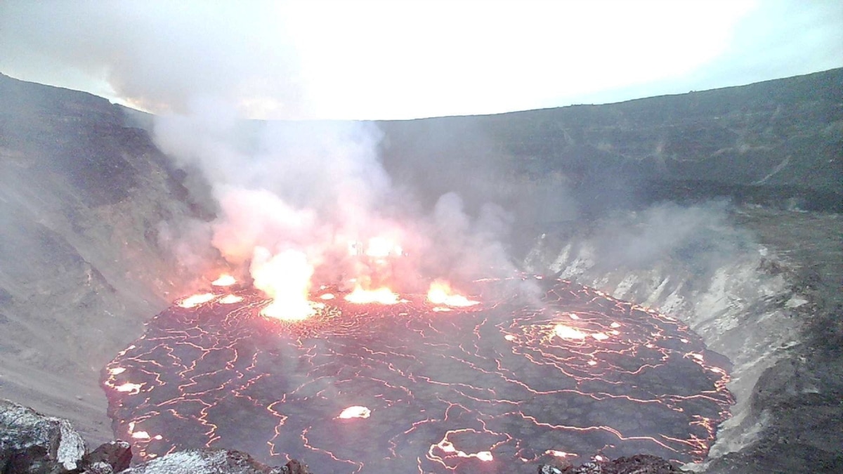 Gunung Berapi Hawaii Keluarkan Aliran Lava