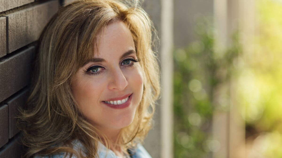 Mindfulness and Gratitude: Author Julie Potiker American Café November 13, 2018