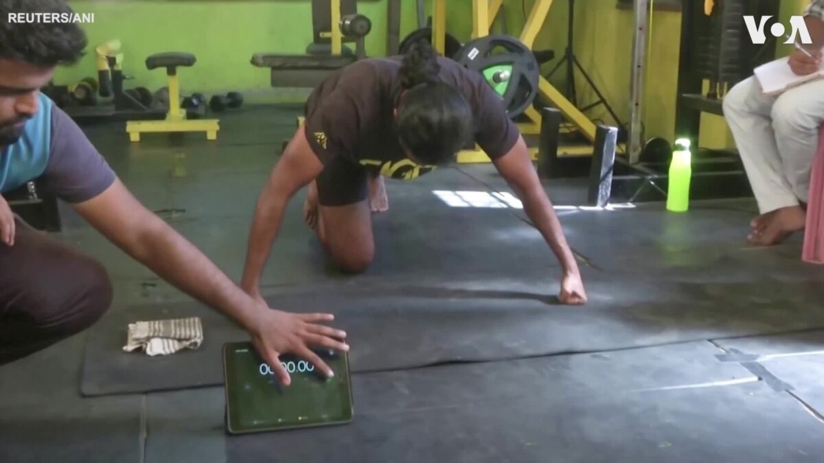 Indian Man Attempts World Record With 1,638 Knuckle Push-Ups