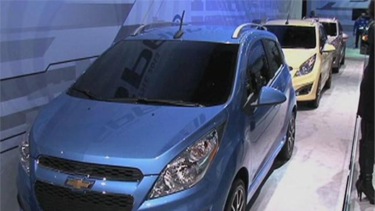 Automakers Marketing More Fuel Efficient, Compact Cars