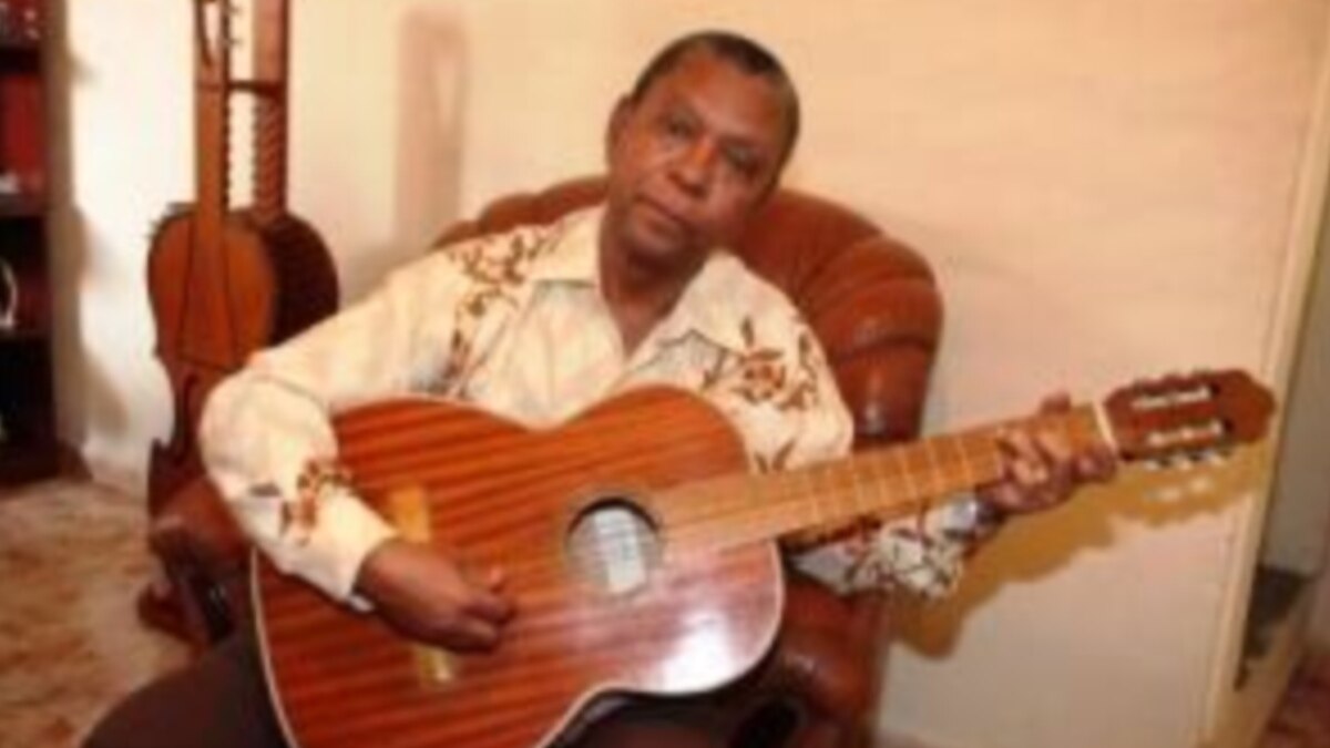 Músico angolano Dionísio Rocha comemora 60 anos de carreira Músico angolano Dionísio Rocha comemora 60 anos de carreira
