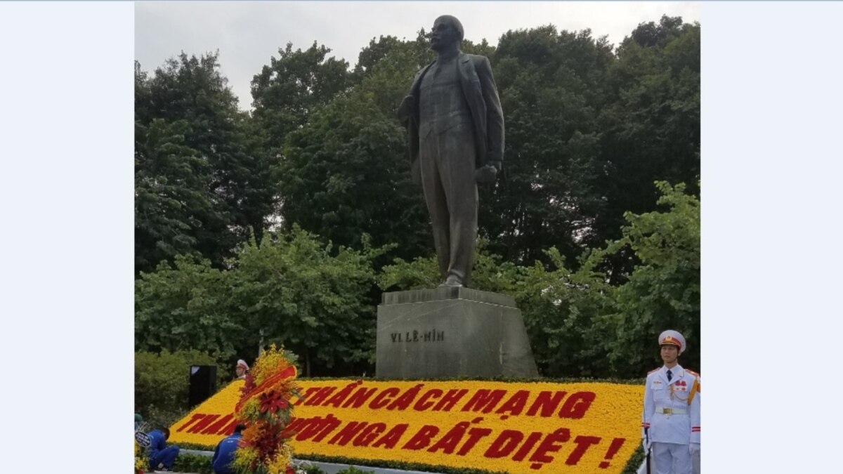 Nghệ An dựng tượng Lenin là hoàn toàn… hợp lý!