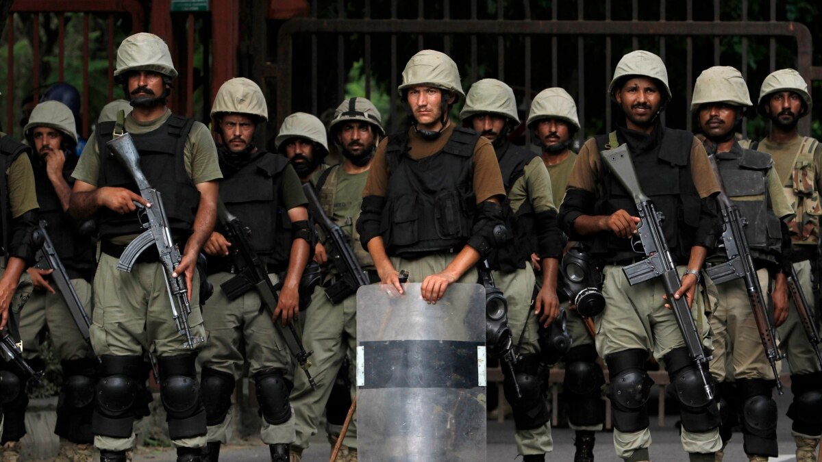 Pakistan's Military Urges Dialogue in Political Standoff