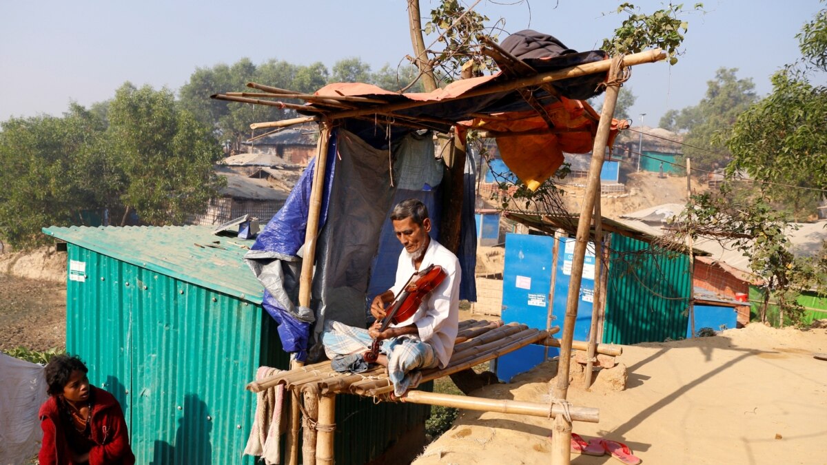 Stateless Rohingya Refugees in Bangladesh Receive Identity Documents ...