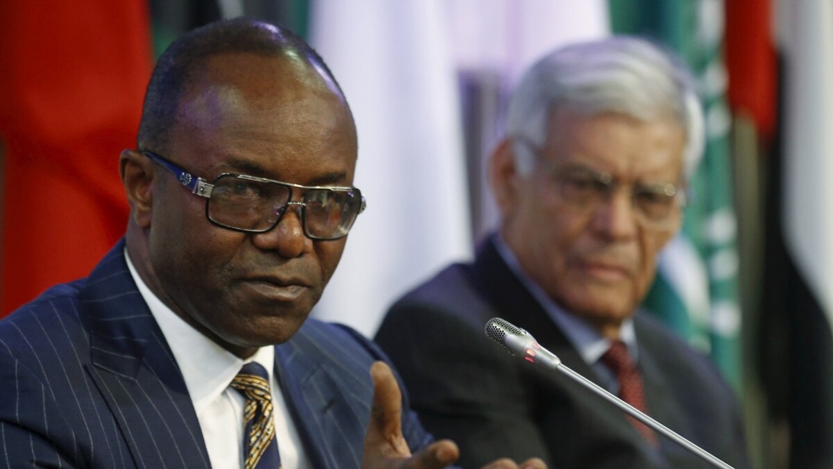 Karamin Ministan Mai na Najeriya Emmanuel Ibe Kachikwu kuma Shugaban ...