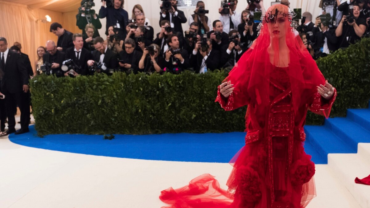 Katy Perry Camel Toe Grammys 2022