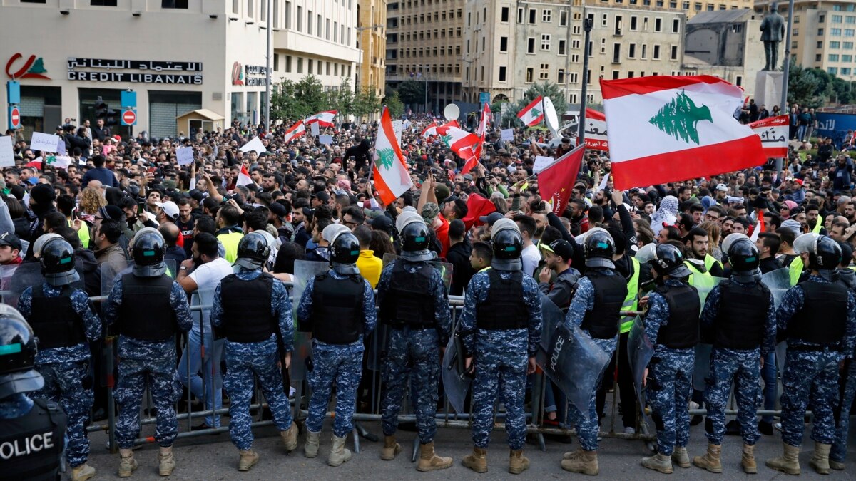 Hundreds in Lebanon Protest Politics, Economy