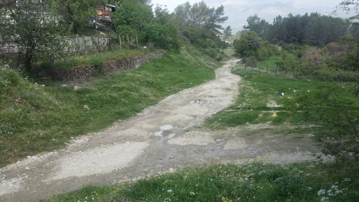 Vazhdon migrimi i paligjshëm i shqiptarëve drejt Greqisë