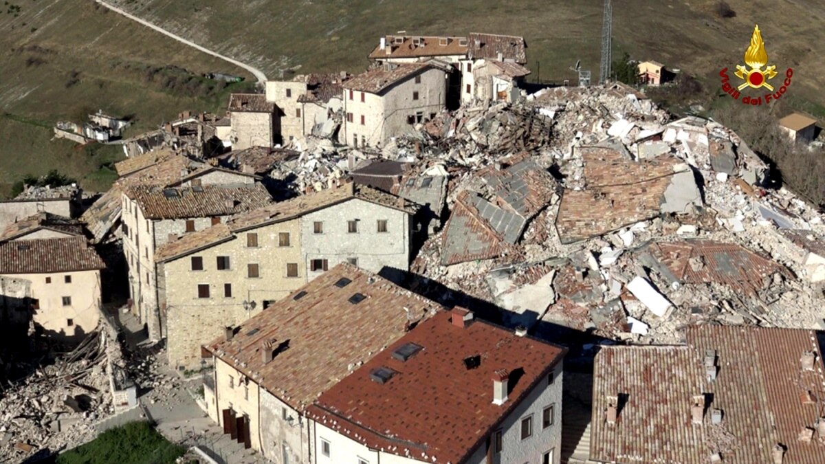 Italian Earthquakes Reshape Region, Lower Land