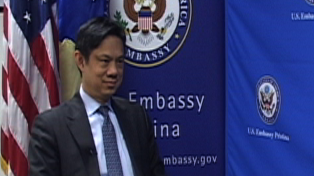 Hoyt Brian Yee në Kosovë