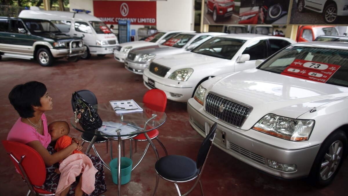 Burma’s Roads Bear Signs of Economic Reform