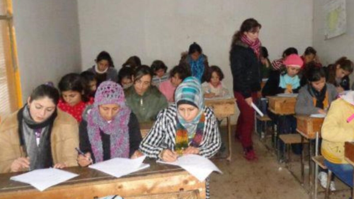 In Syria's Civil War, Kurds Enjoy Language Freedoms