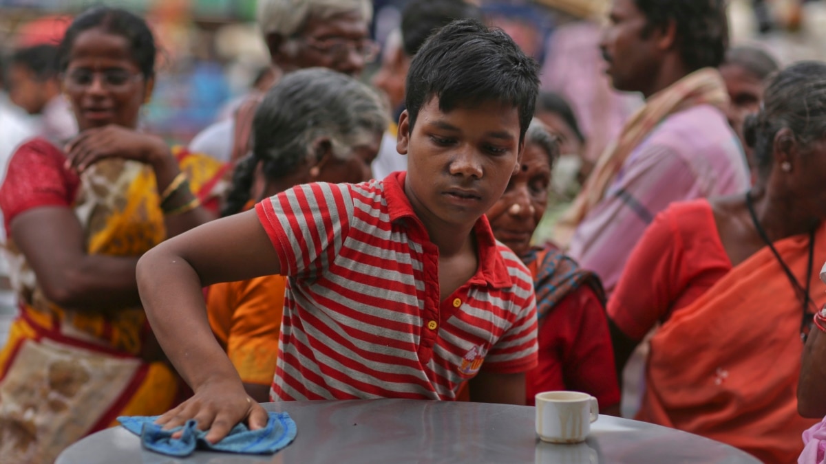 Child Labor Rising Sharply in India's Cities, Report Says