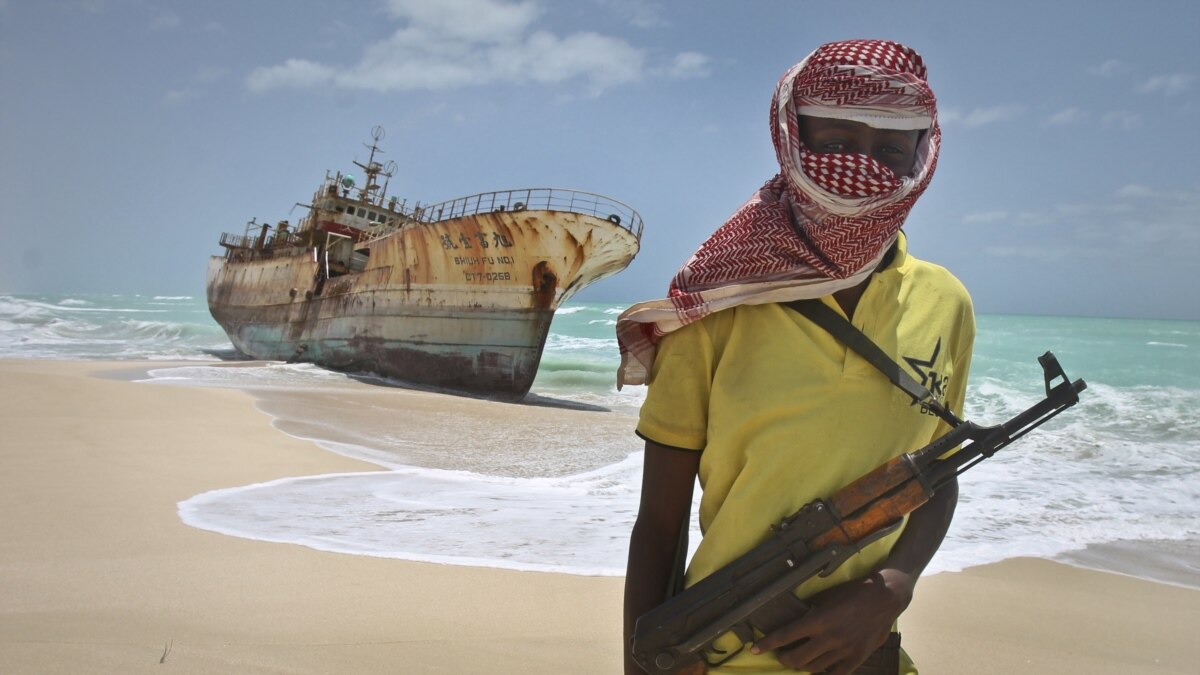 Piratas atacam ao largo de Angola Piratas atacam ao largo de Angola
