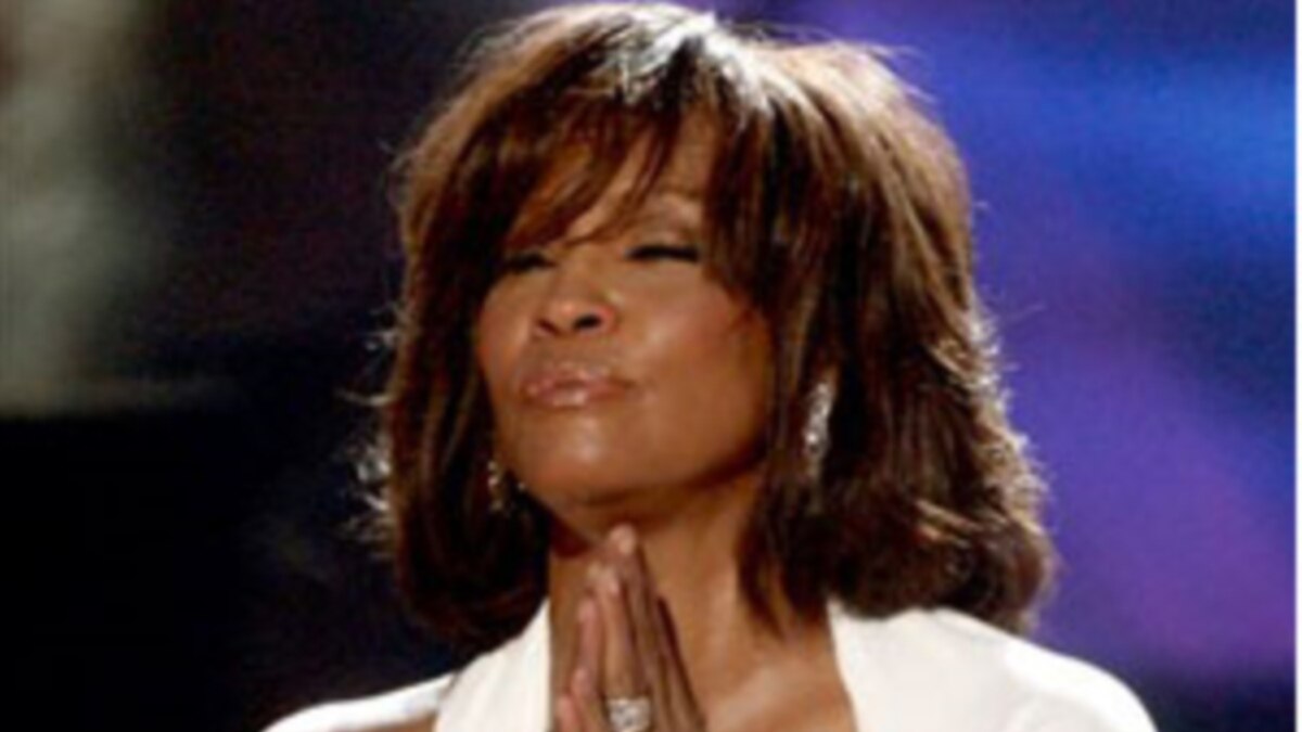 Whitney tendrá funeral en internet