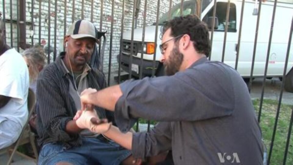 Student Street Clinic Helps Homeless