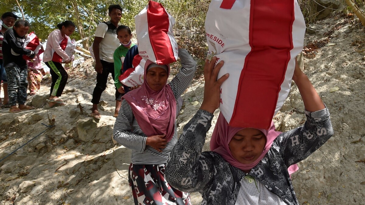 Aid Filters Through to Indonesia Disaster Zone, but It's Not Enough