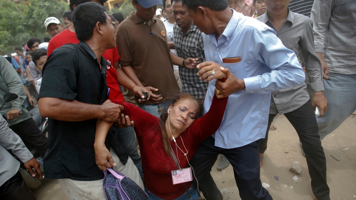 Experts: Perceived Injustice Fuels Mob Justice in Cambodia