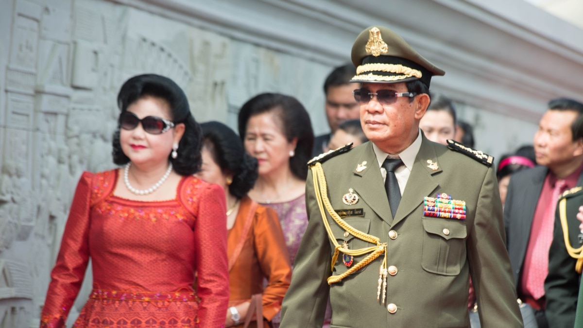 PM Kamboja Resmikan Patung Lambang Kemenangan atas Khmer Merah PM Kamboja Resmikan Patung Lambang Kemenangan atas Khmer Merah
