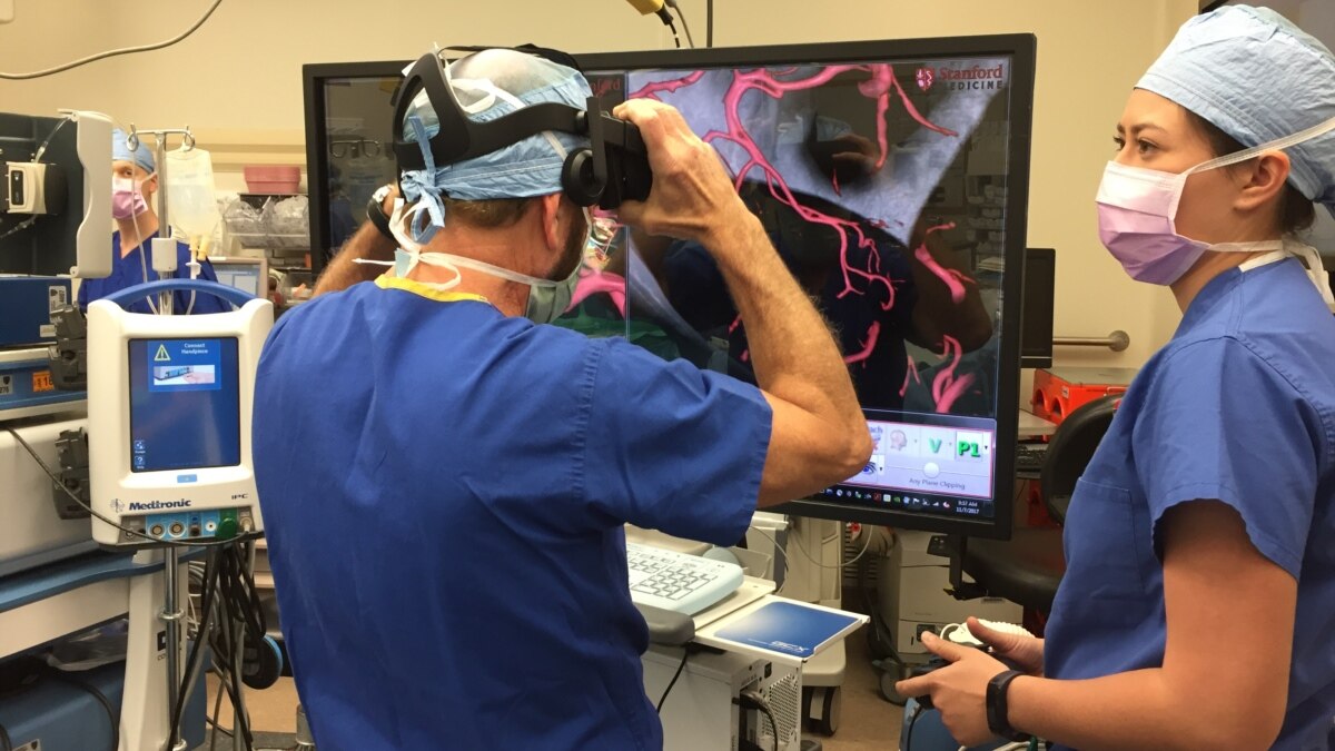 Doctors Use Virtual Reality to Prepare for Surgeries