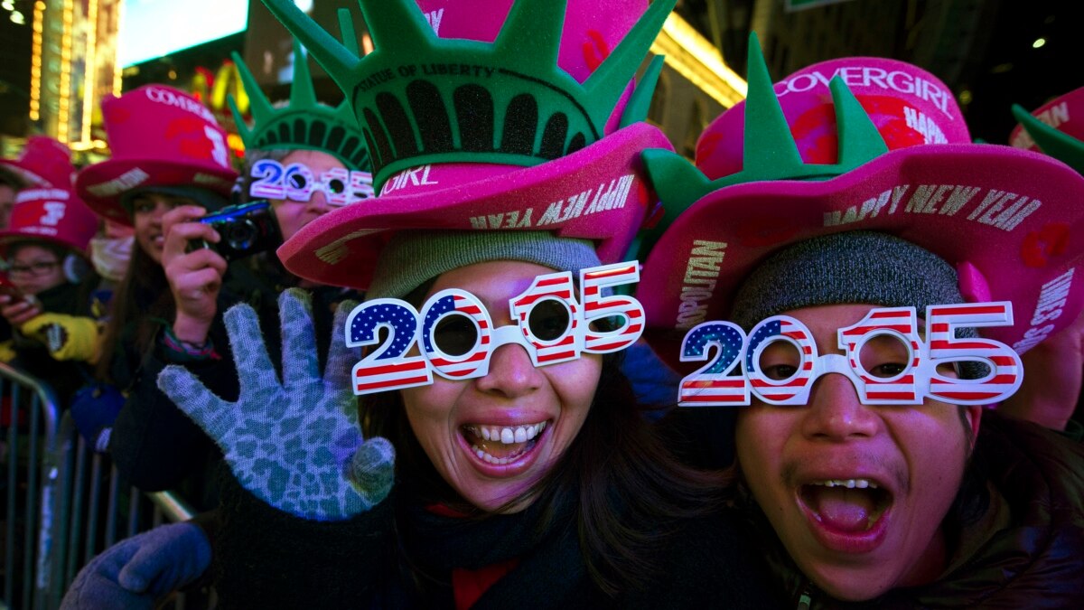 World Welcomes 2015 With Cheers, Fireworks, Hopes