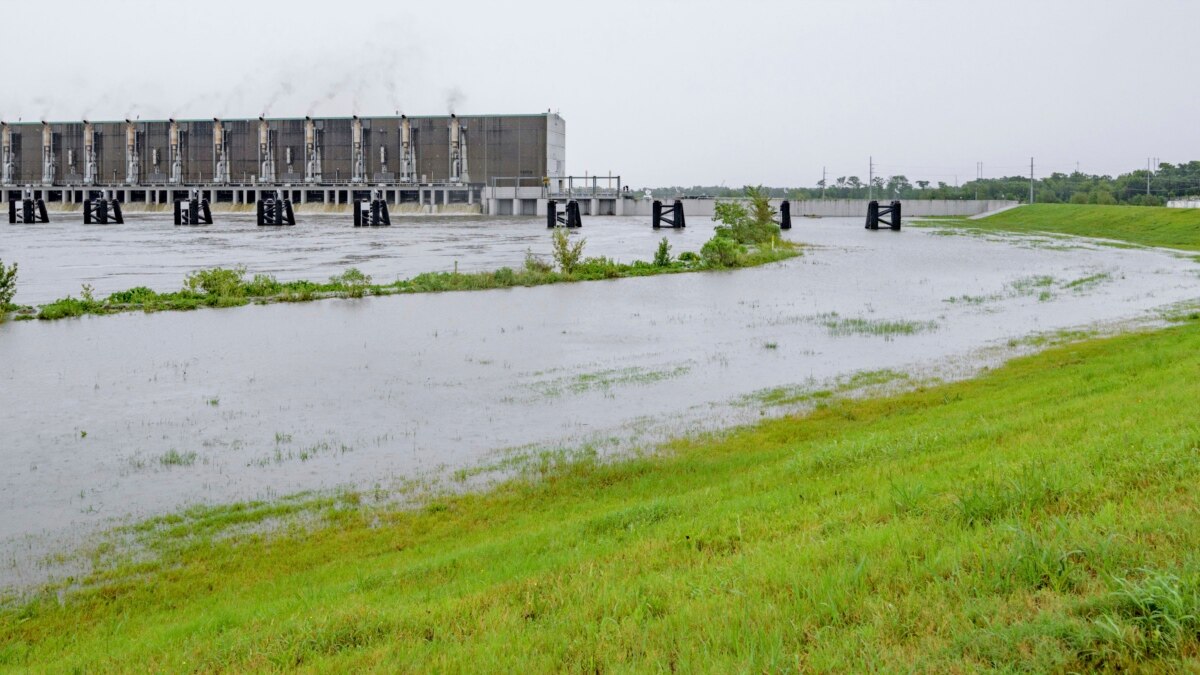 How Wetlands Help Protect Louisiana from Powerful Ocean Storms