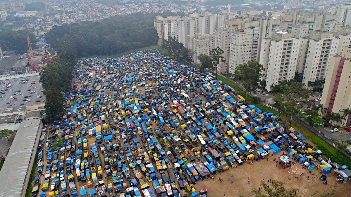 Squatters Demonstrate Brazil’s Poverty