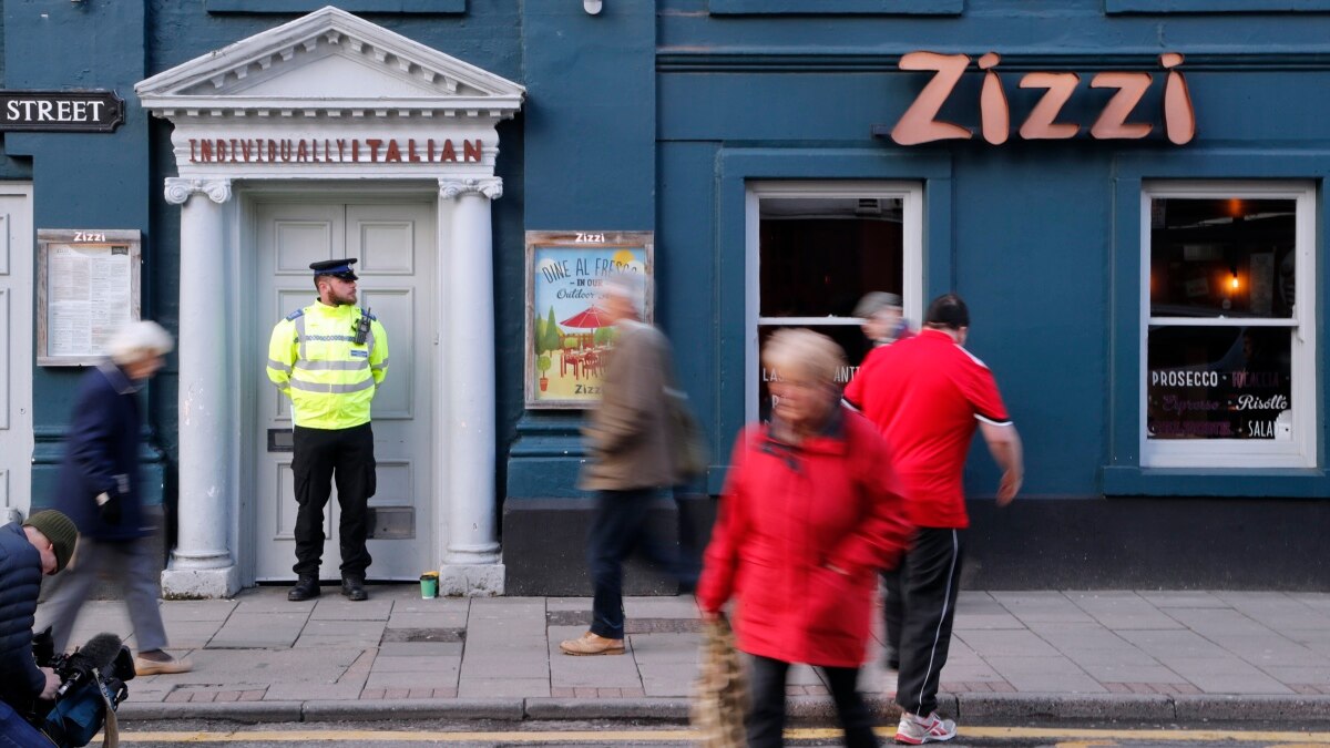 British Soldiers Aid Police in Poisoning Probe