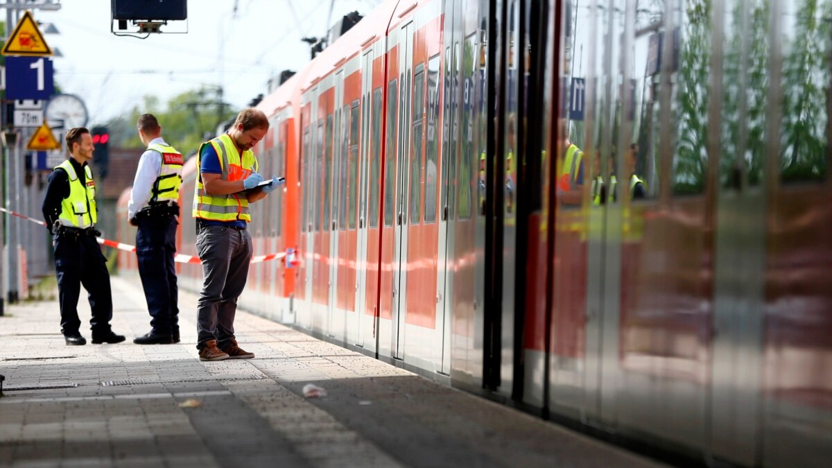 1 Killed in German Train Station Knife Attack