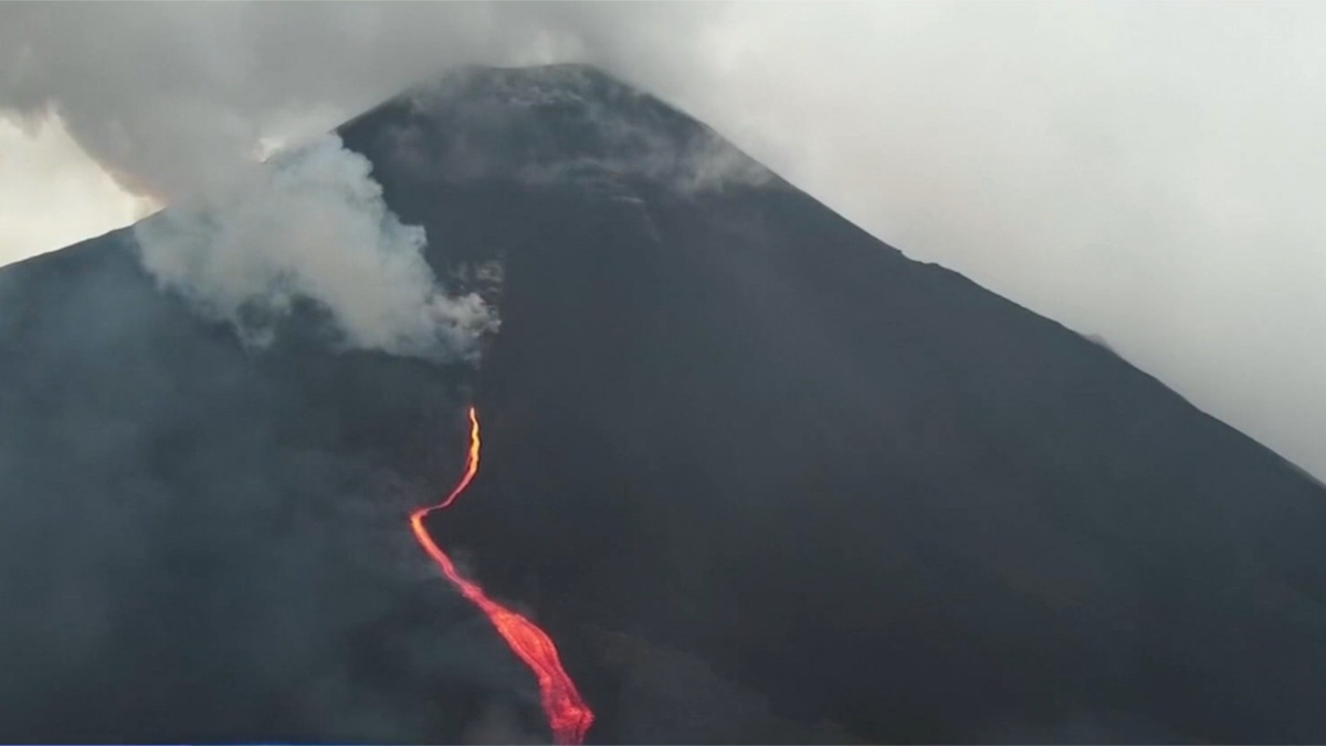 Satelitët mund të parashikojnë shpërthimin e vullkaneve