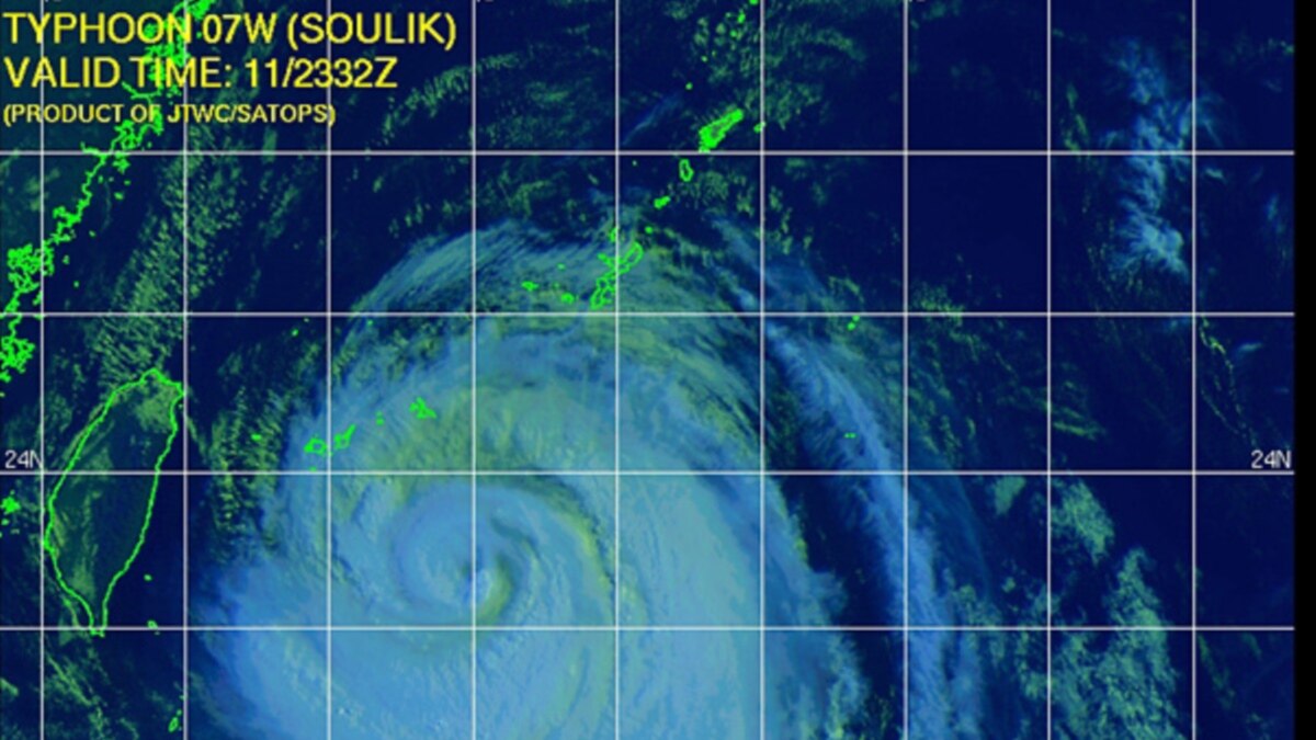 Typhoon Hits Taiwan, Thousands Evacuate