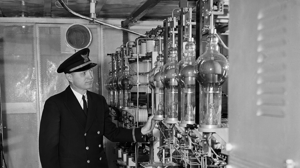 Decades After Cold War, VOA-Coast Guard Partnership Honored