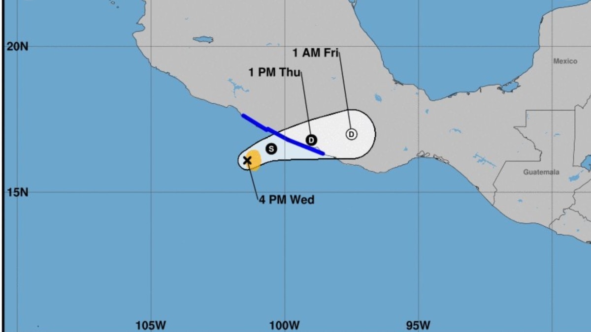 Huracán Max se convierte en tormenta tropical al llegar a México