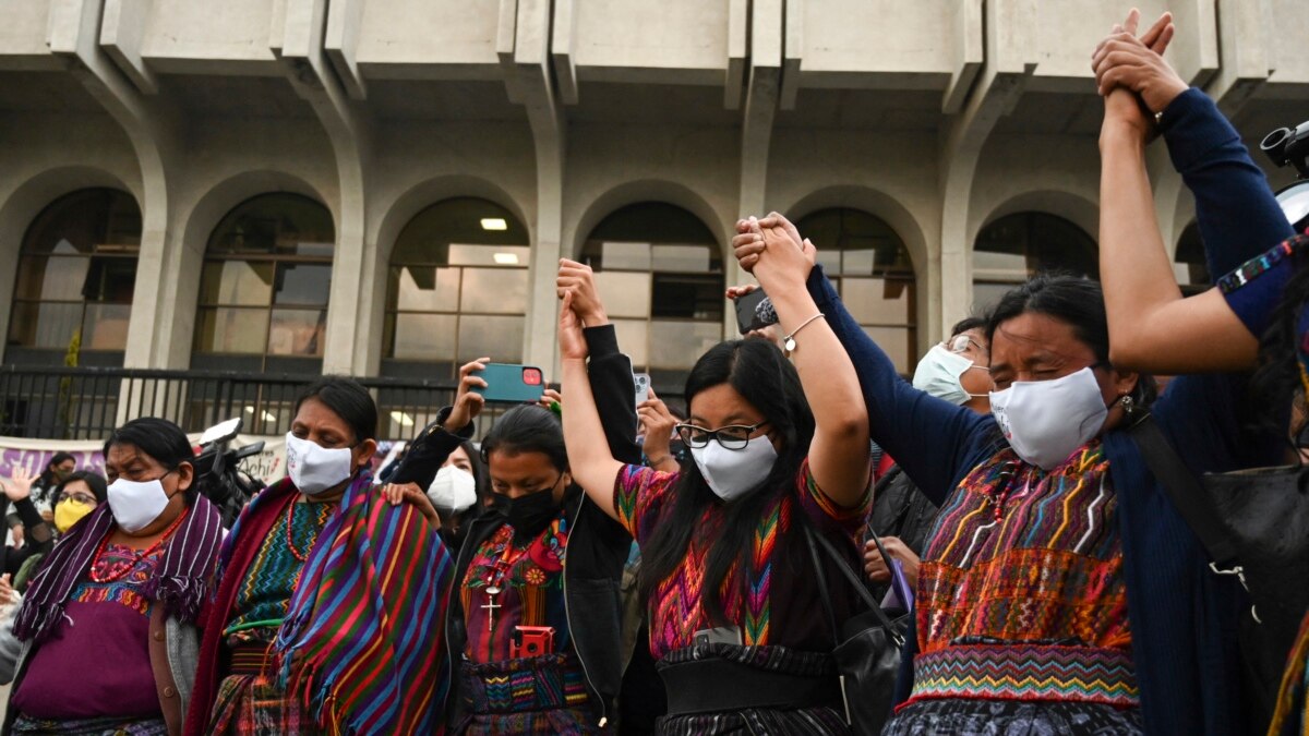 Condenan A Cinco Exmilitares Por Violaciones De Mujeres Indígenas En