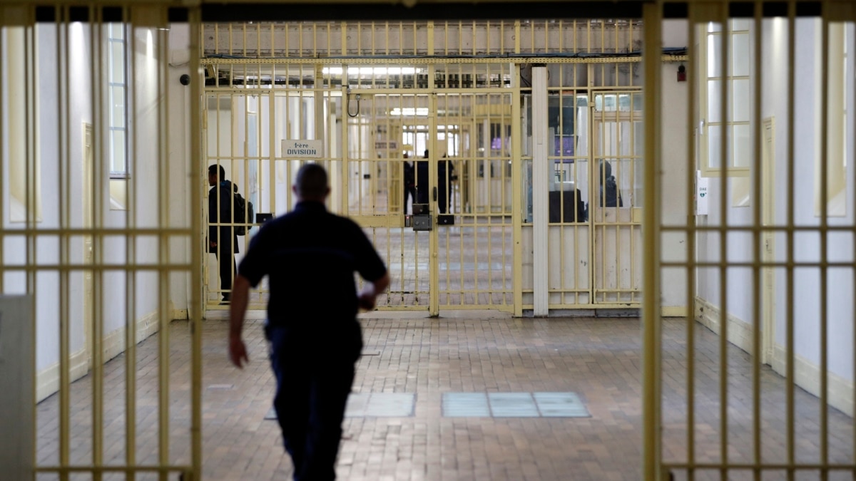 As Europe's Prisons Fill Up, France Tries a Different Method