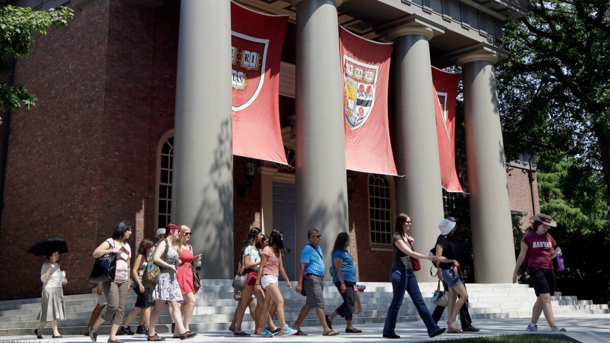 Colleges Look to Change Admission Process
