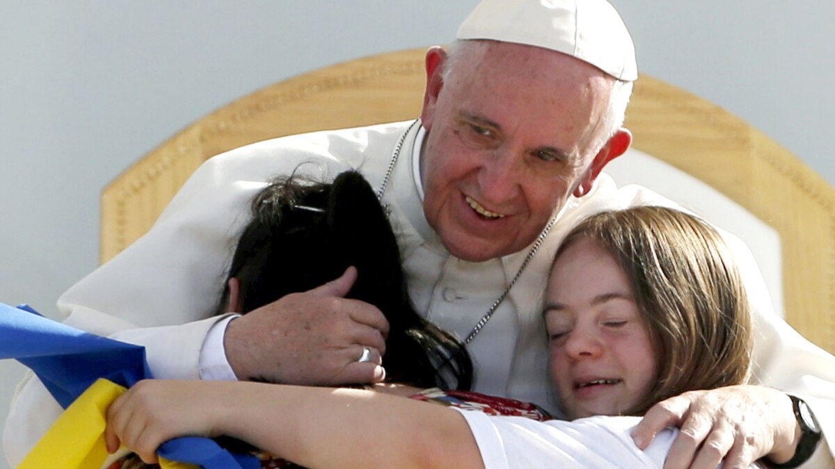 Pope Francis Attracts Crowds at US-Mexico Border