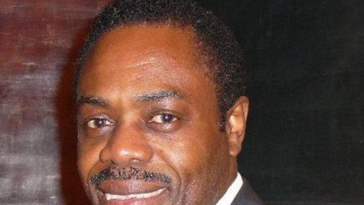 Dr. Oly Ilunga joint par Eddy Isango