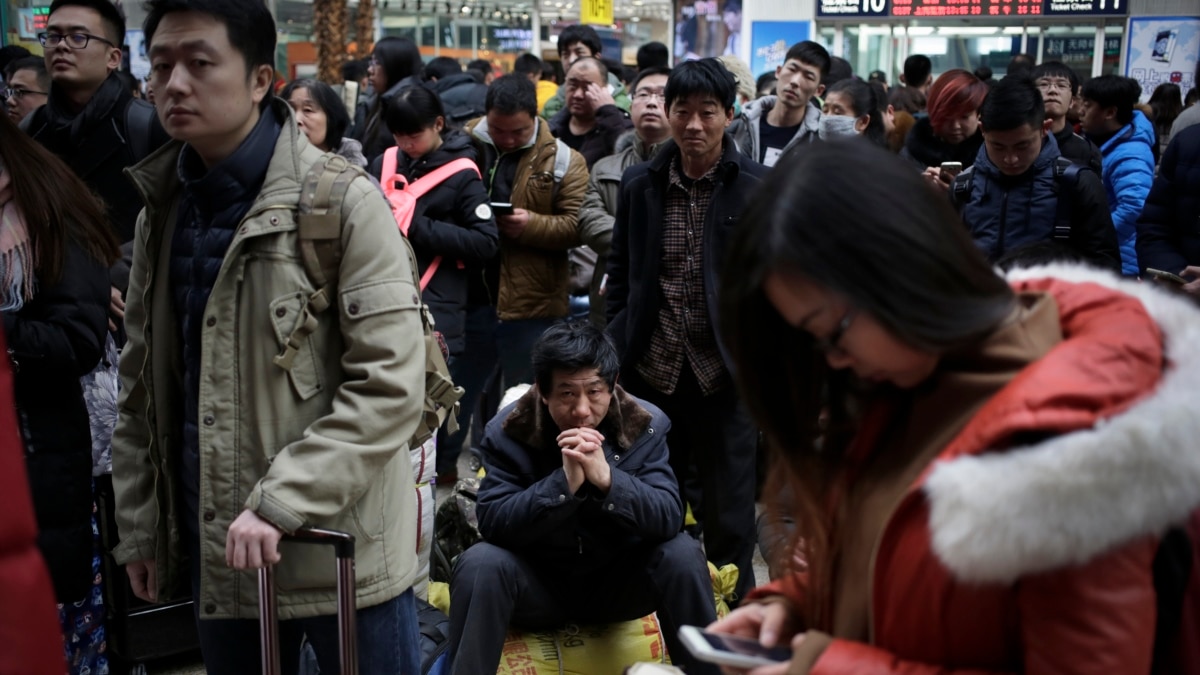 Millions of Chinese Migrant Workers Head Home for New Year