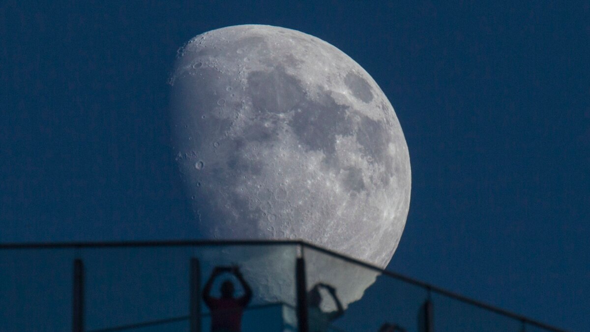 Evidence Found of Water Deep Below Lunar Surface Evidence Found of Water Deep Below Lunar Surface