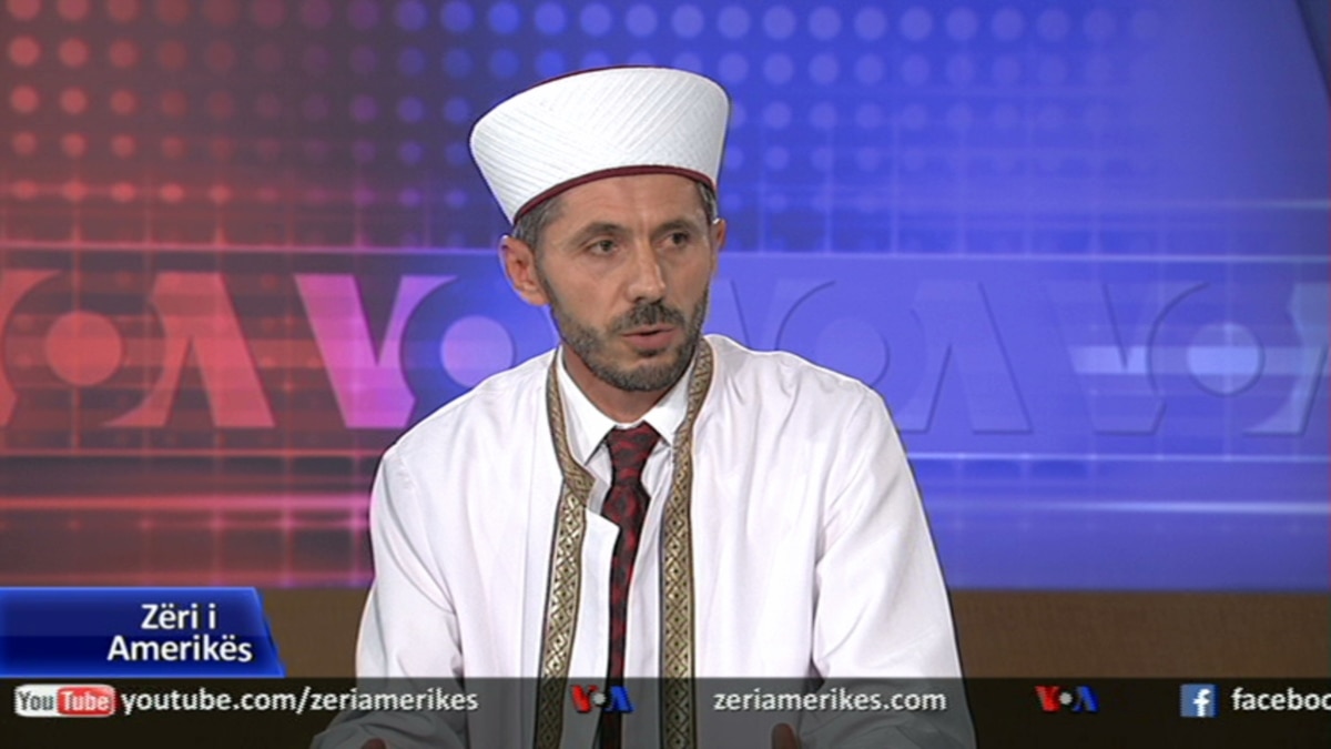 Myftiu Ylli Gurra: figurat e shquara, yll polar për qytetarët e Shqipërisë Myftiu Ylli Gurra: figurat e shquara, yll polar për qytetarët e Shqipërisë