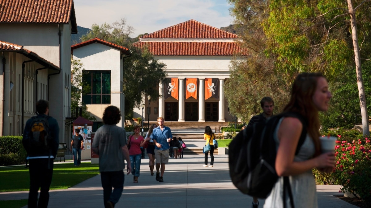 College Admissions: Identifying Helpful Resources