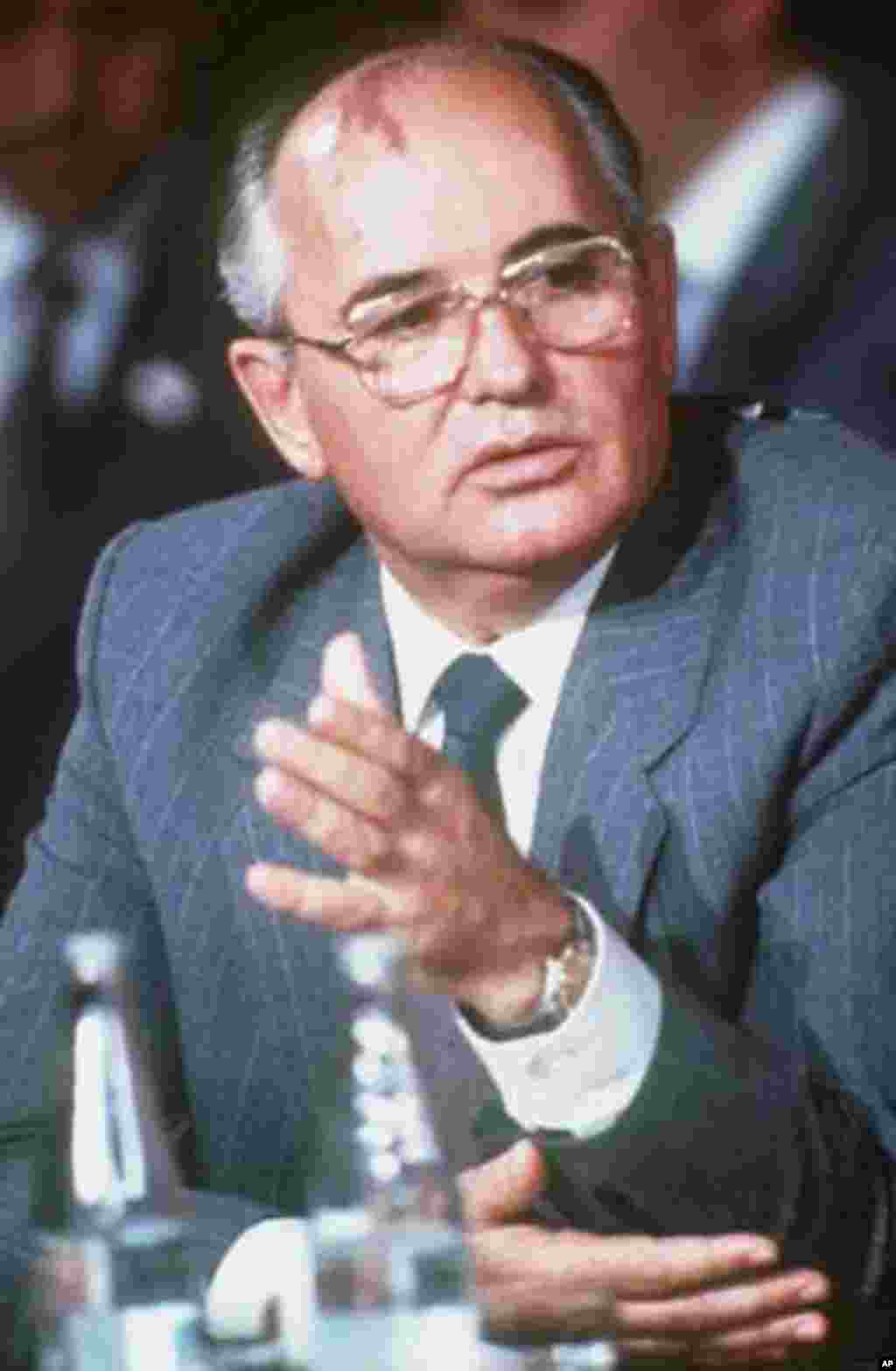 Events Leading up to the Collapse of the Soviet Union