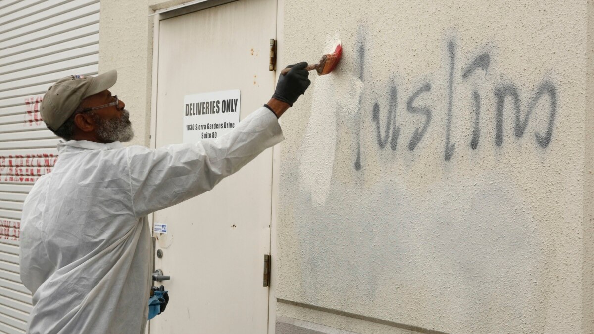 FBI Says Hate Crimes Rose Again in 2016 FBI Says Hate Crimes Rose Again in 2016