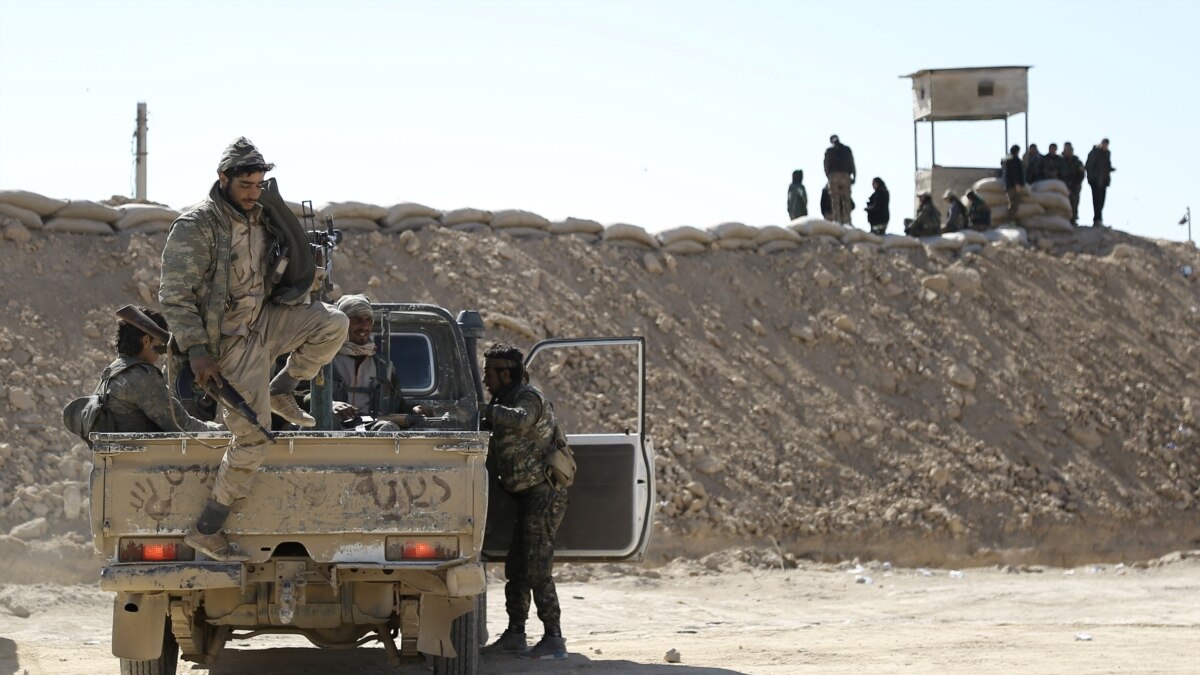 Reports: Syria's Deir al-Zor Air Base Working Again