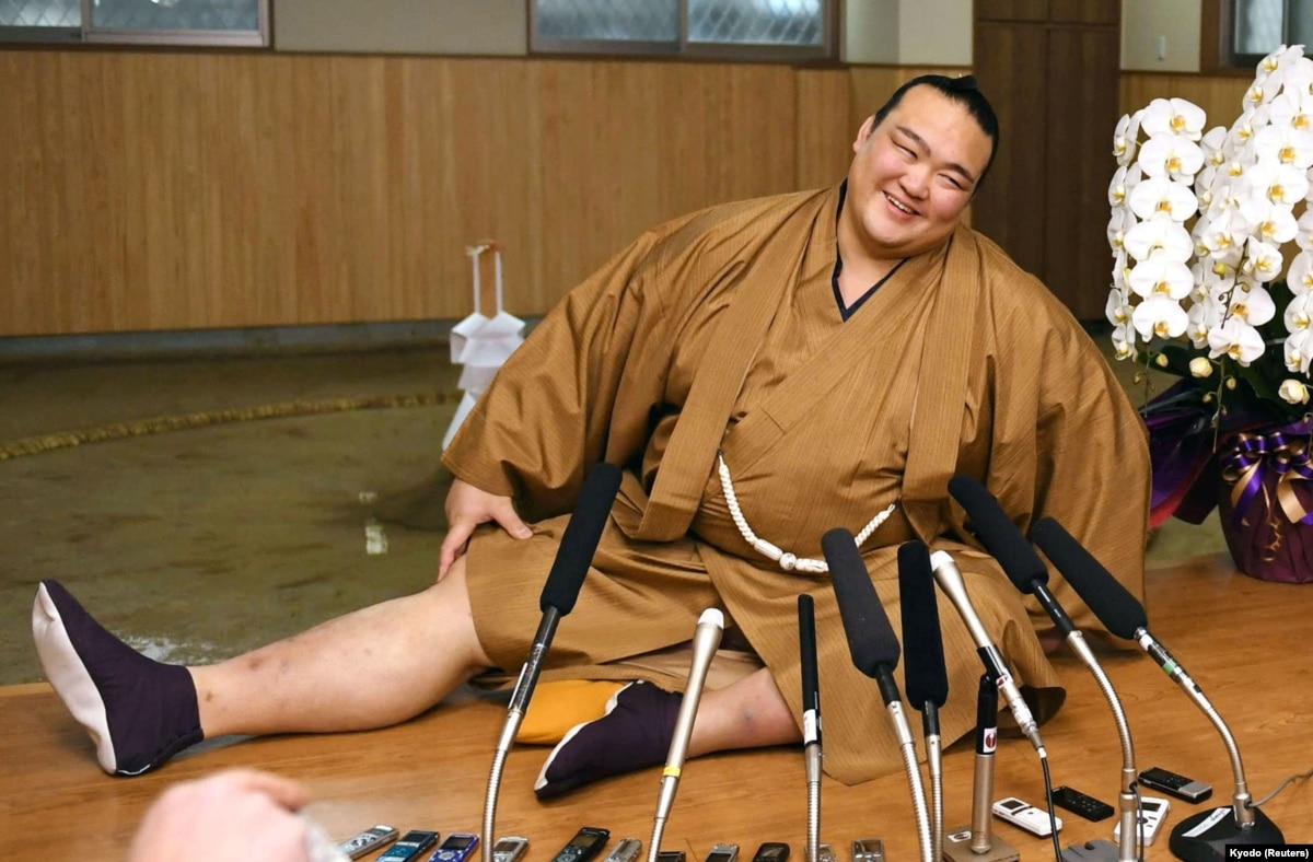 After 19 Years, Japan Has a Sumo Grand Champion