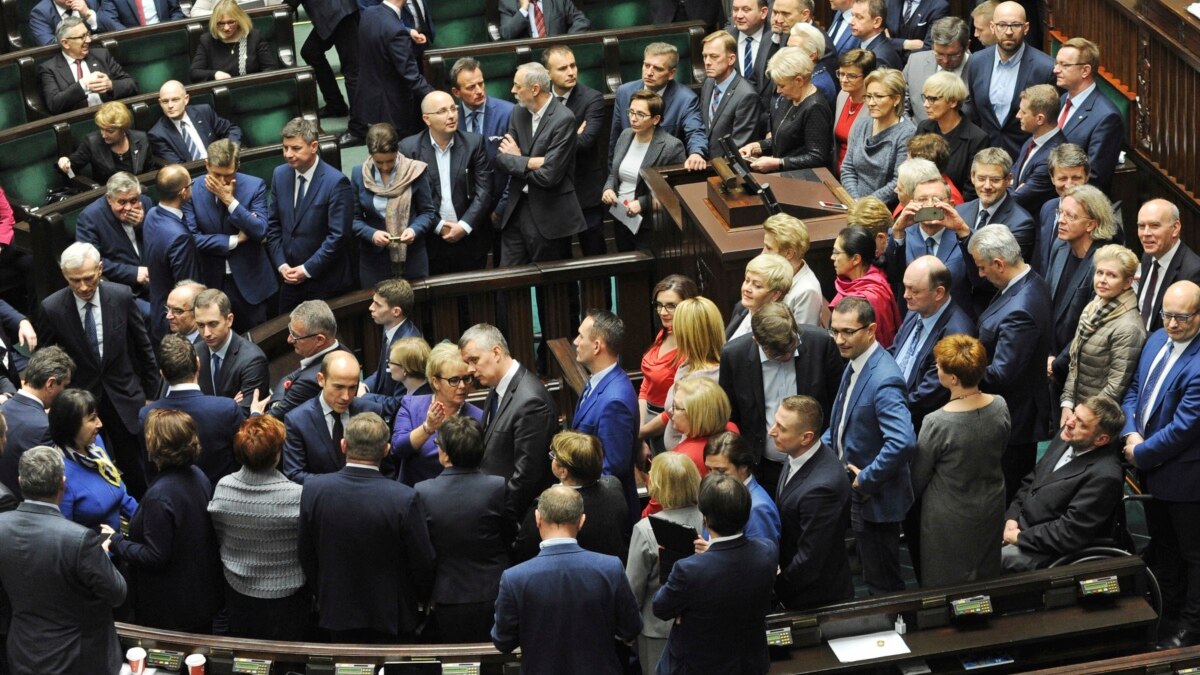 Polish Ruling Party Prevails in Standoff in Parliament