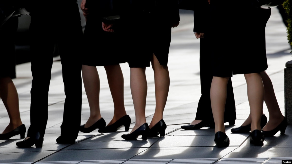 Japanese Women Stand Against High Heels