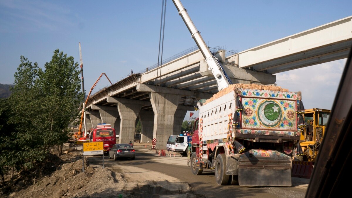 Pakistan Reduces Cost for China-Funded Rail Project