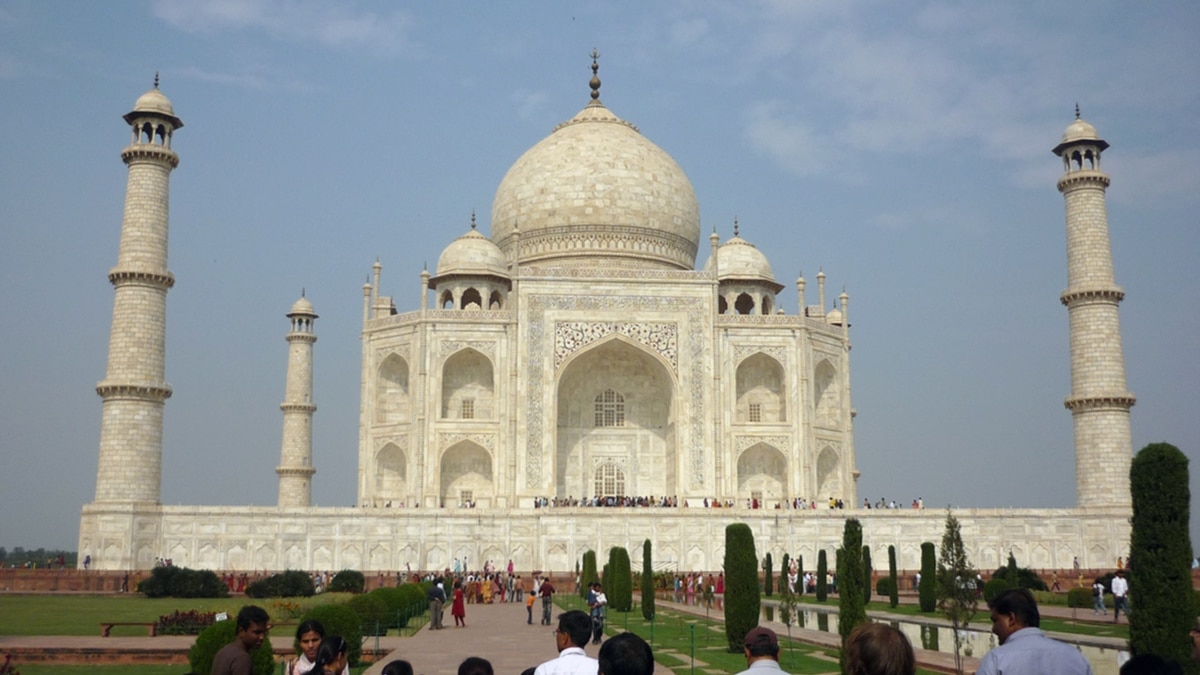 Pollution Turning India's Taj Mahal Yellow